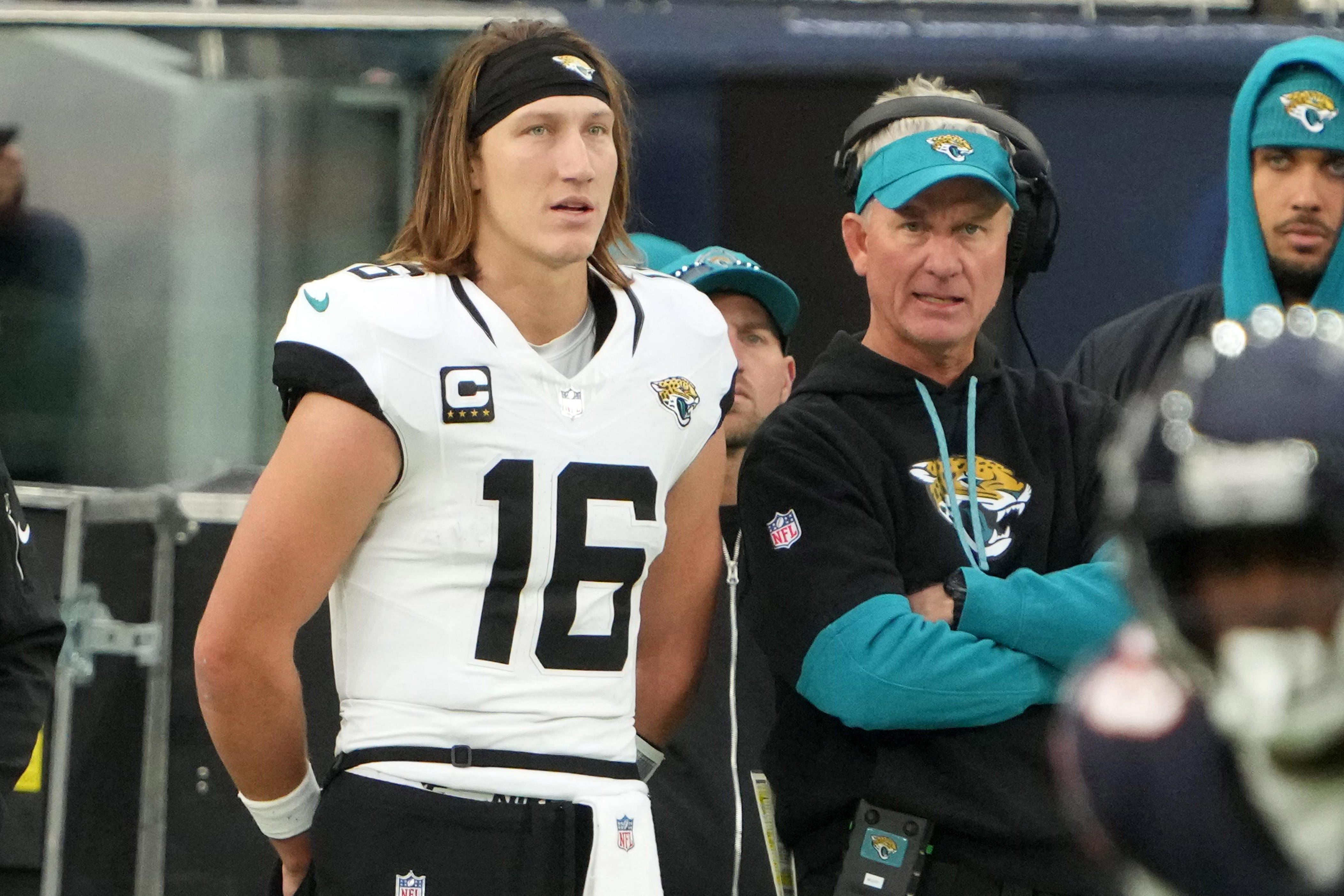 Titans hire former NFL head coach as senior offensive assistant