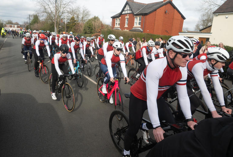 Hundreds pay respects at funeral of Lancashire teenage cycling champ ...