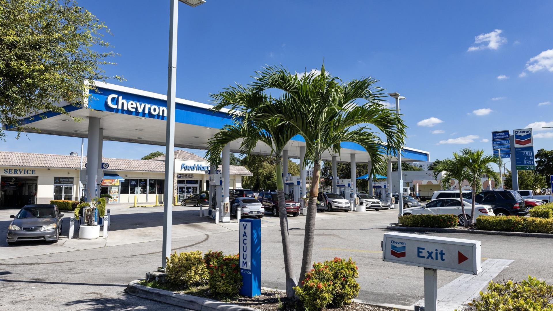 EEUU pone fin a la licencia de Chevron en Venezuela y le da un mes para ...