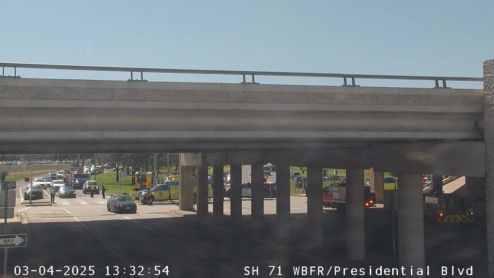 One dead in crash involving fire engine near Austin airport