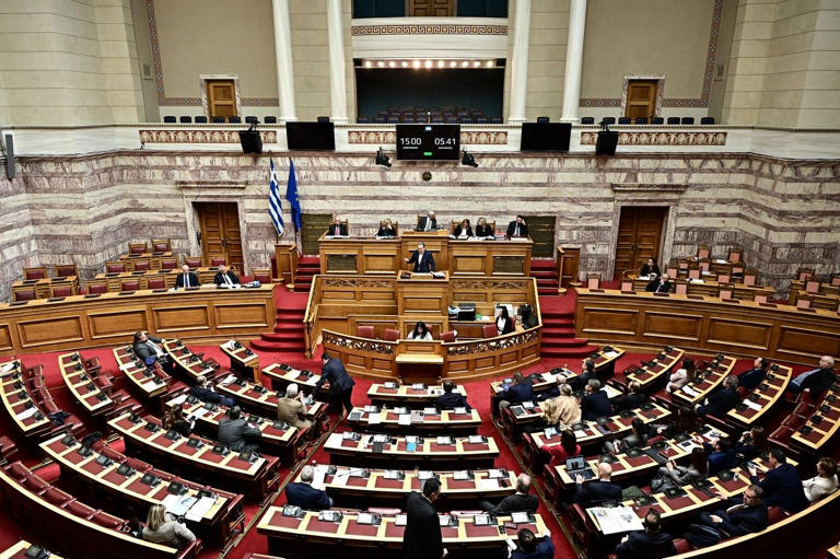 Τέμπη: Σε εξέλιξη η ψηφοφορία στη Βουλή για τη σύσταση προανακριτικής ...