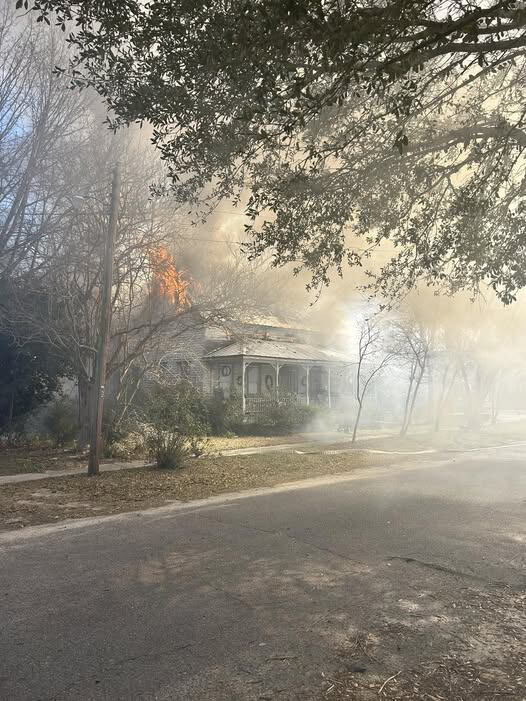 Metter Fire Rescue crews respond to fatal house fire Metter Fire Rescue crews respond to fatal house fire