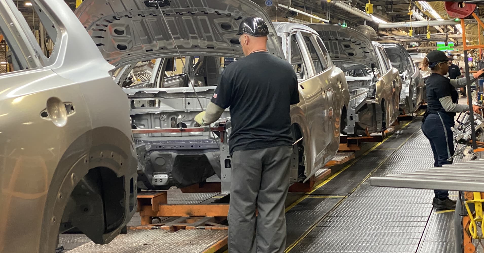 Trump's ongoing 25% auto tariffs expected to cut sales by millions ...