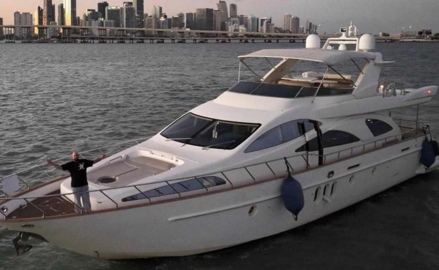 27-Year-Old's Risky Bet on Boat Rentals Turned a Side Hustle into a ...