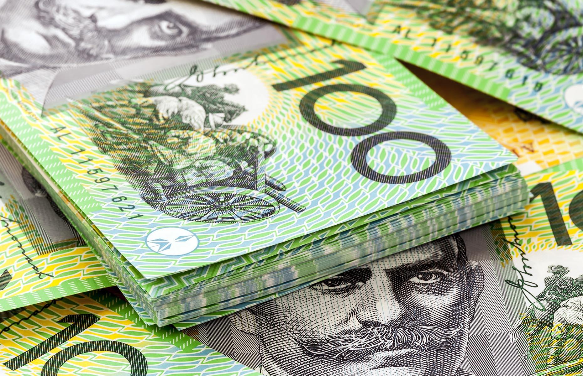 Which global currencies are easiest for counterfeiters to fake?