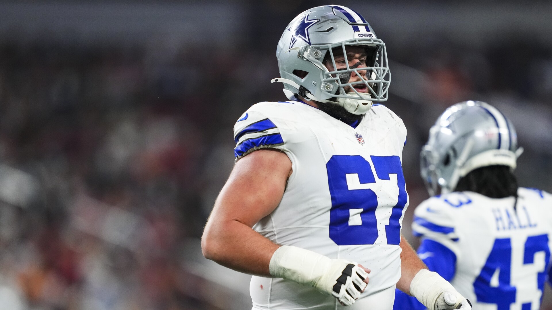 OL Brock Hoffman re-signs with Cowboys