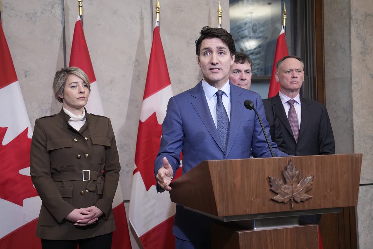 Trudeau gets smiles with stern speech to President 'Donald'