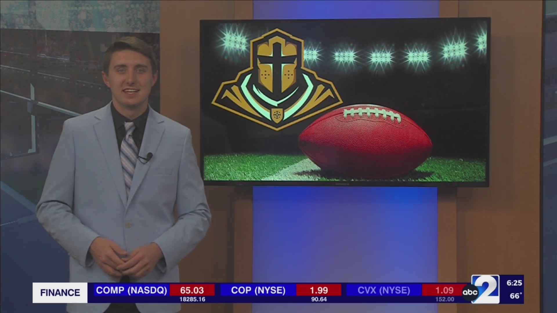 Holy Cross senior running back Jude Mendez signs to St. John's