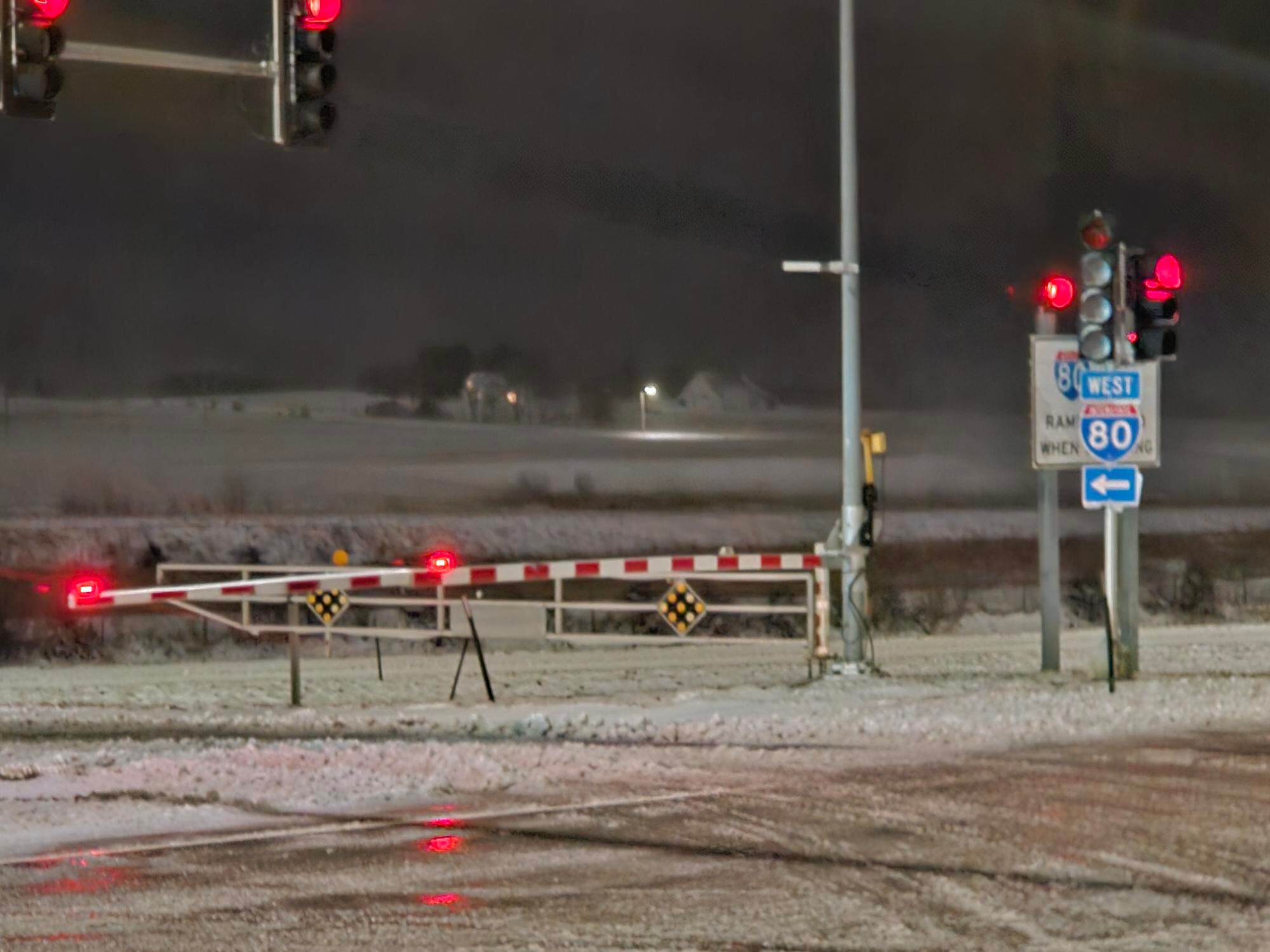 I-80 closes between Grand Island and Lincoln after multiple crashes