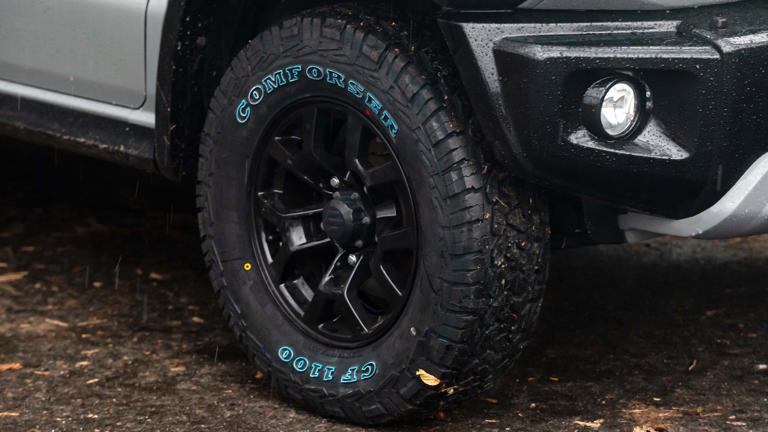 This six-wheeled Suzuki Jimny is possibly the greatest thing we’ve ever ...