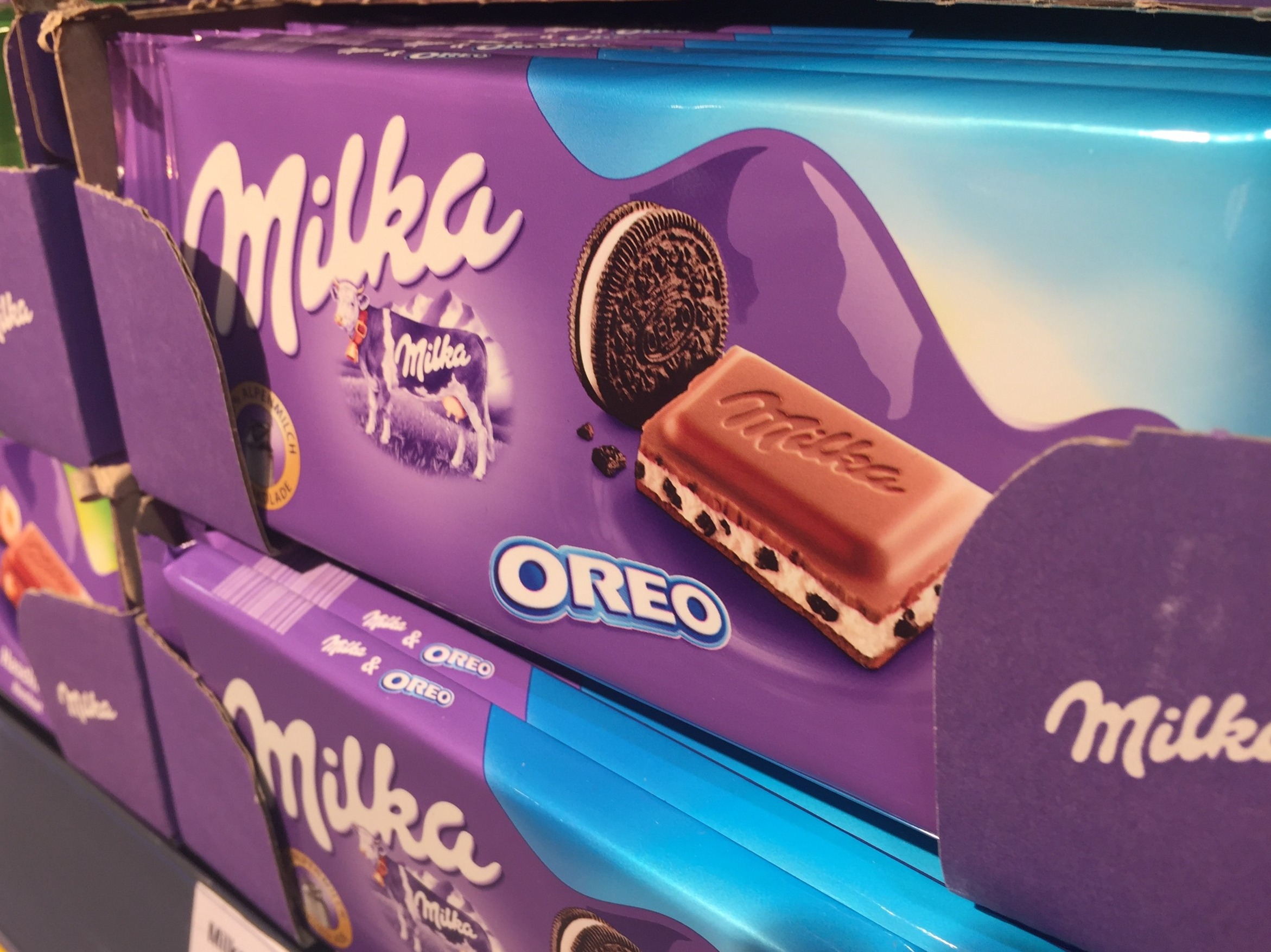 Dino przed Dniem Kobiet rozdaje za darmo duże czekolady Milka. Brać ...