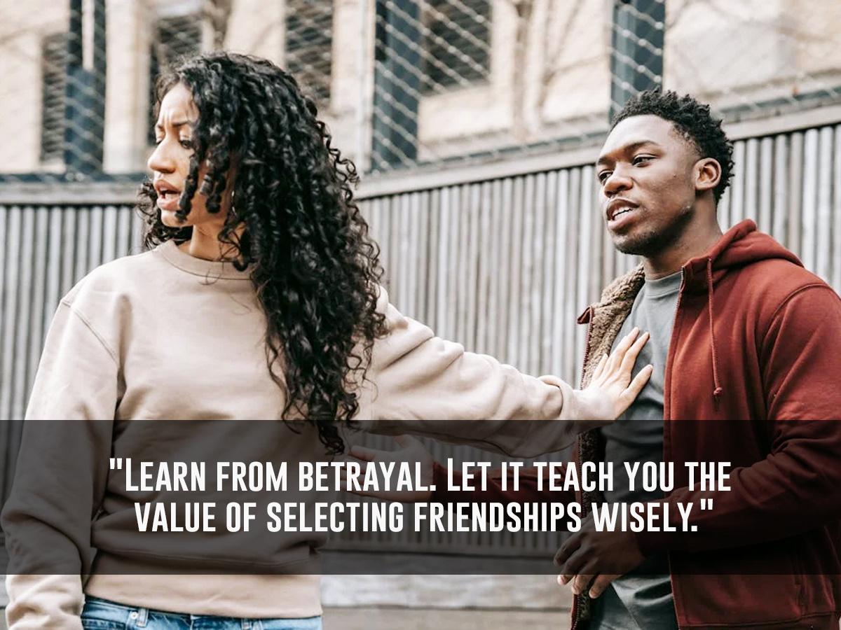 101 Fake People Quotes That Expose Two-Faced Friends & Toxic Lies