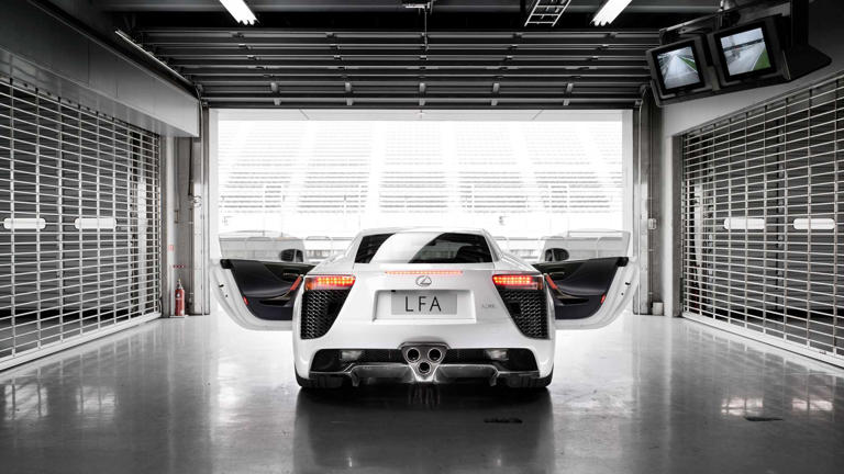 Lexus LFA Successor Rumored To Get 900-Horsepower Hybrid V-8, Debut In ...