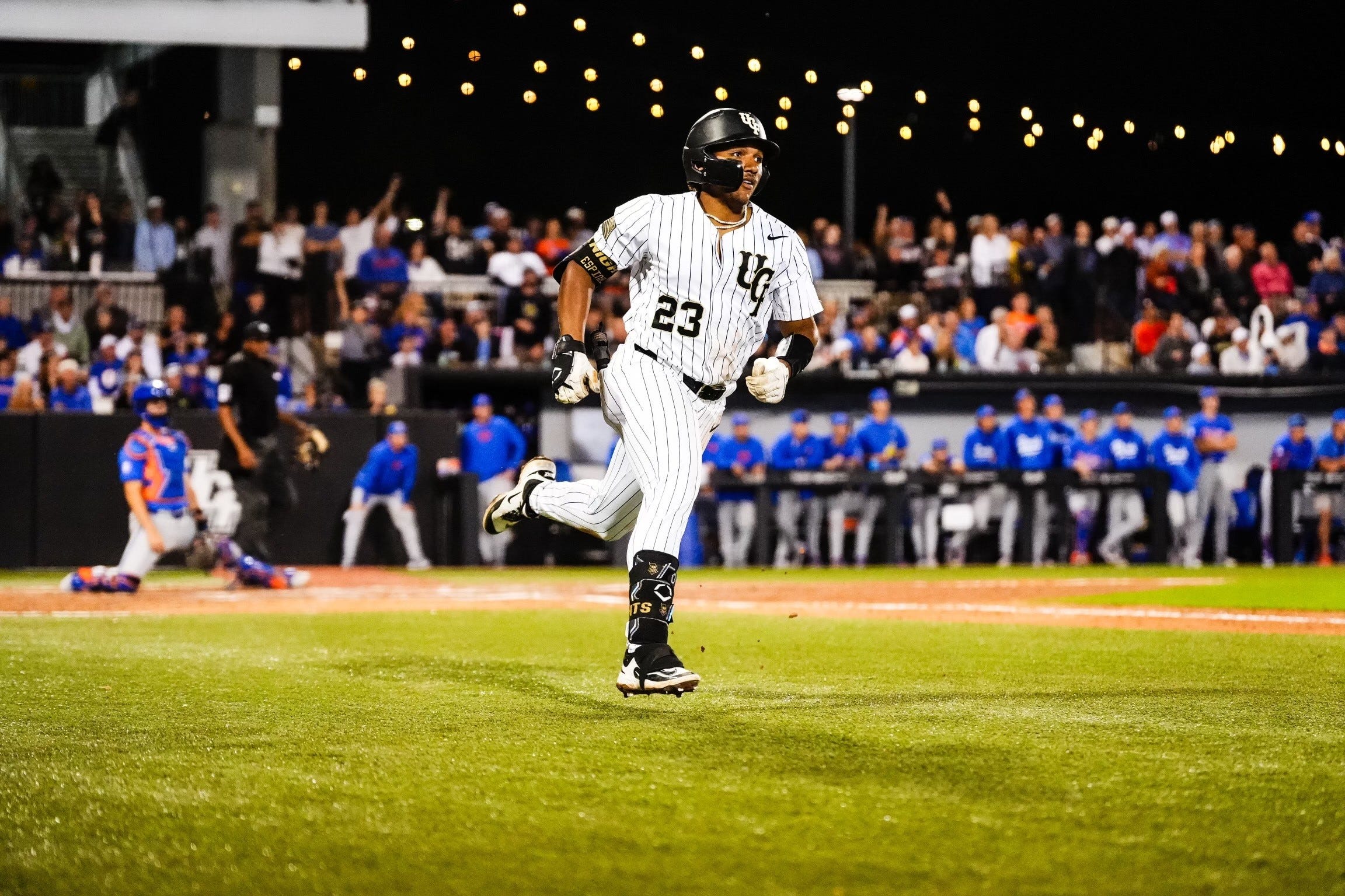 UCF Knights baseball: 3 key plays in 6th straight win over No. 6 Florida