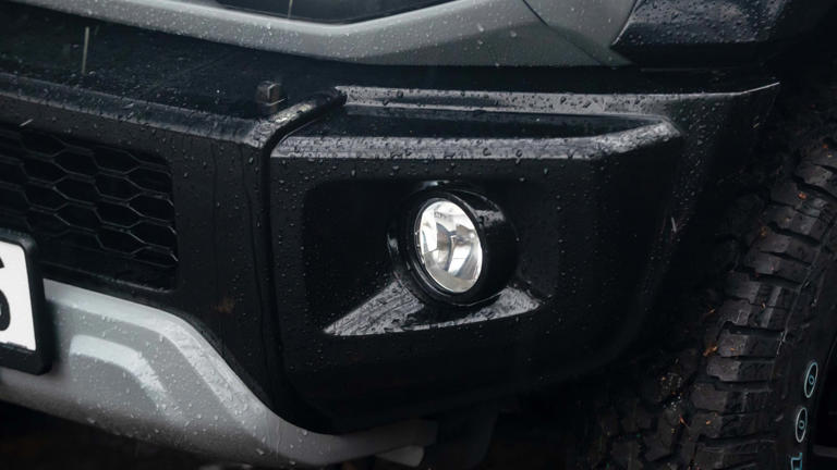 This six-wheeled Suzuki Jimny is possibly the greatest thing we’ve ever ...