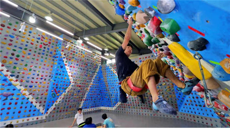 Click. Snap. Magnetise? How Xiaomi’s Modular Optical System aims to ...