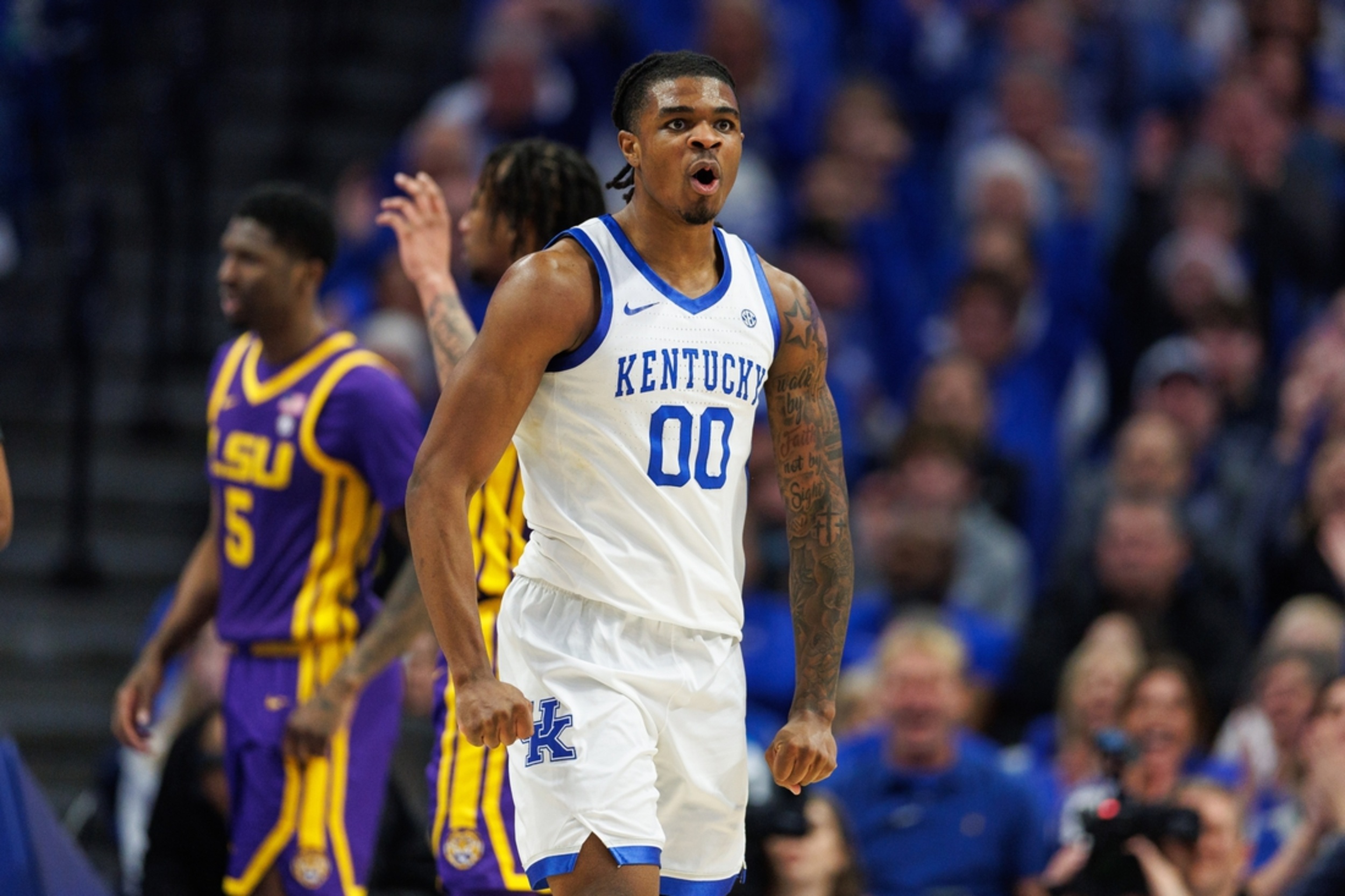 Otega Oweh scores 24 as No. 19 Kentucky blows out LSU