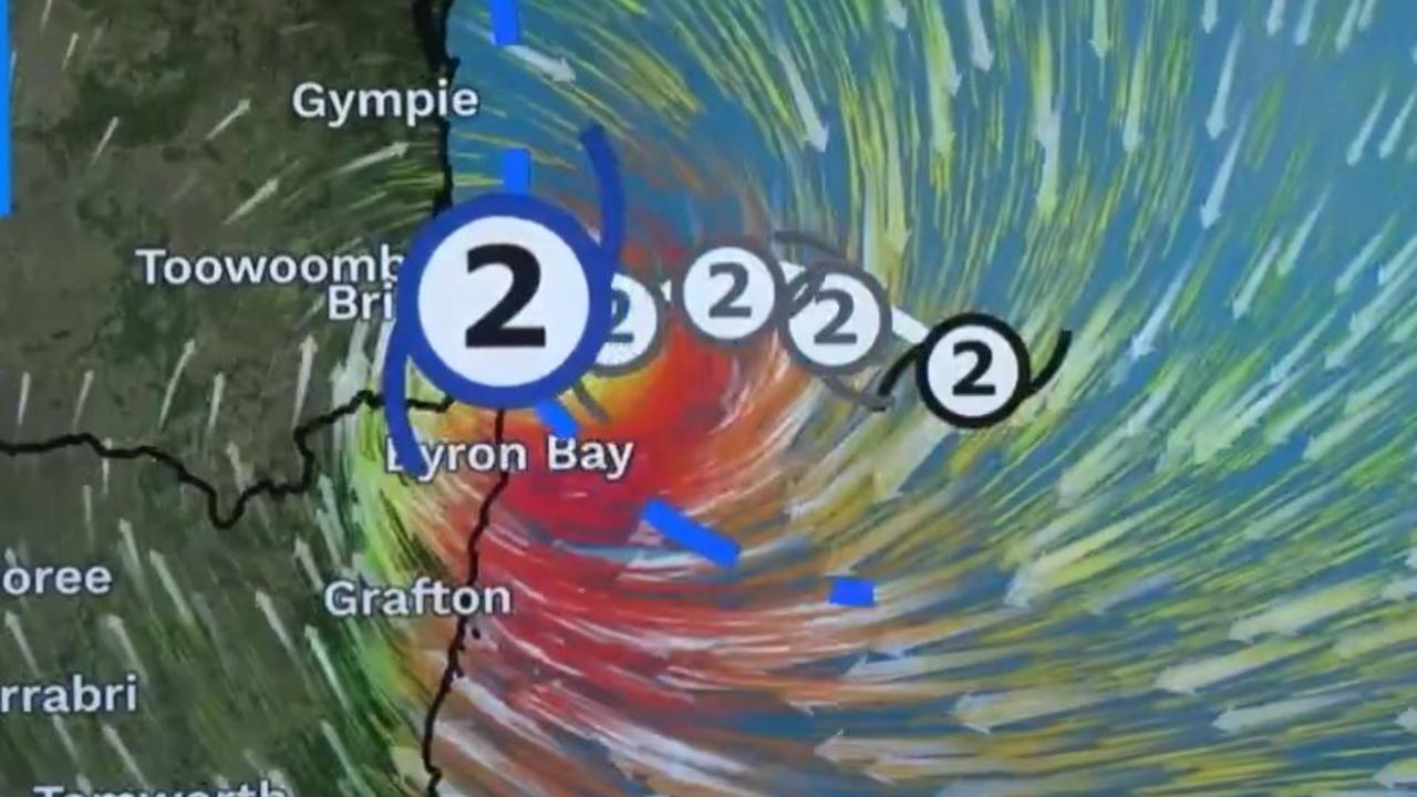 Gold Coast shuts down as cyclone nears