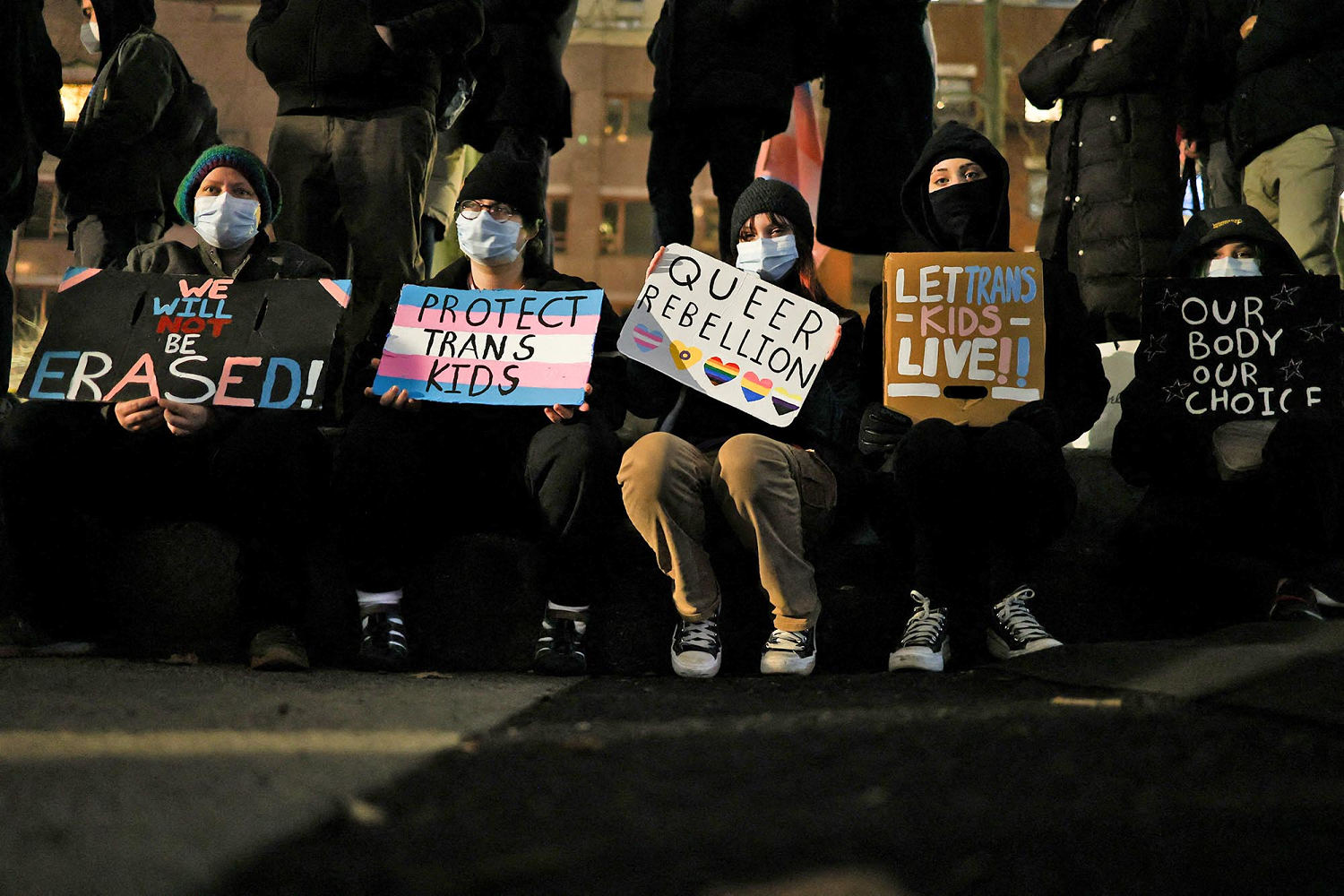 Judge blocks Trump order threatening funding for institutions that ...