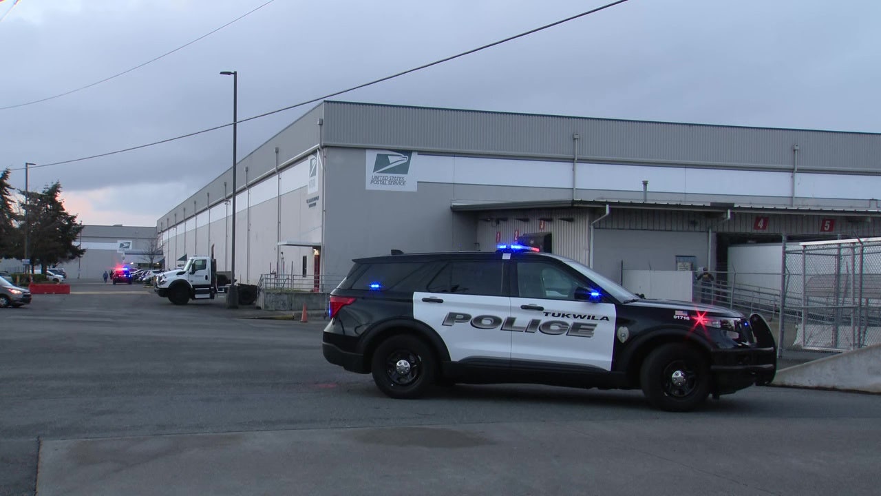 Suspect dead after fatal shooting of postal worker in Tukwila, WA