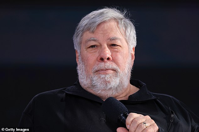 Apple co-founder turns on Silicon Valley's tech bros