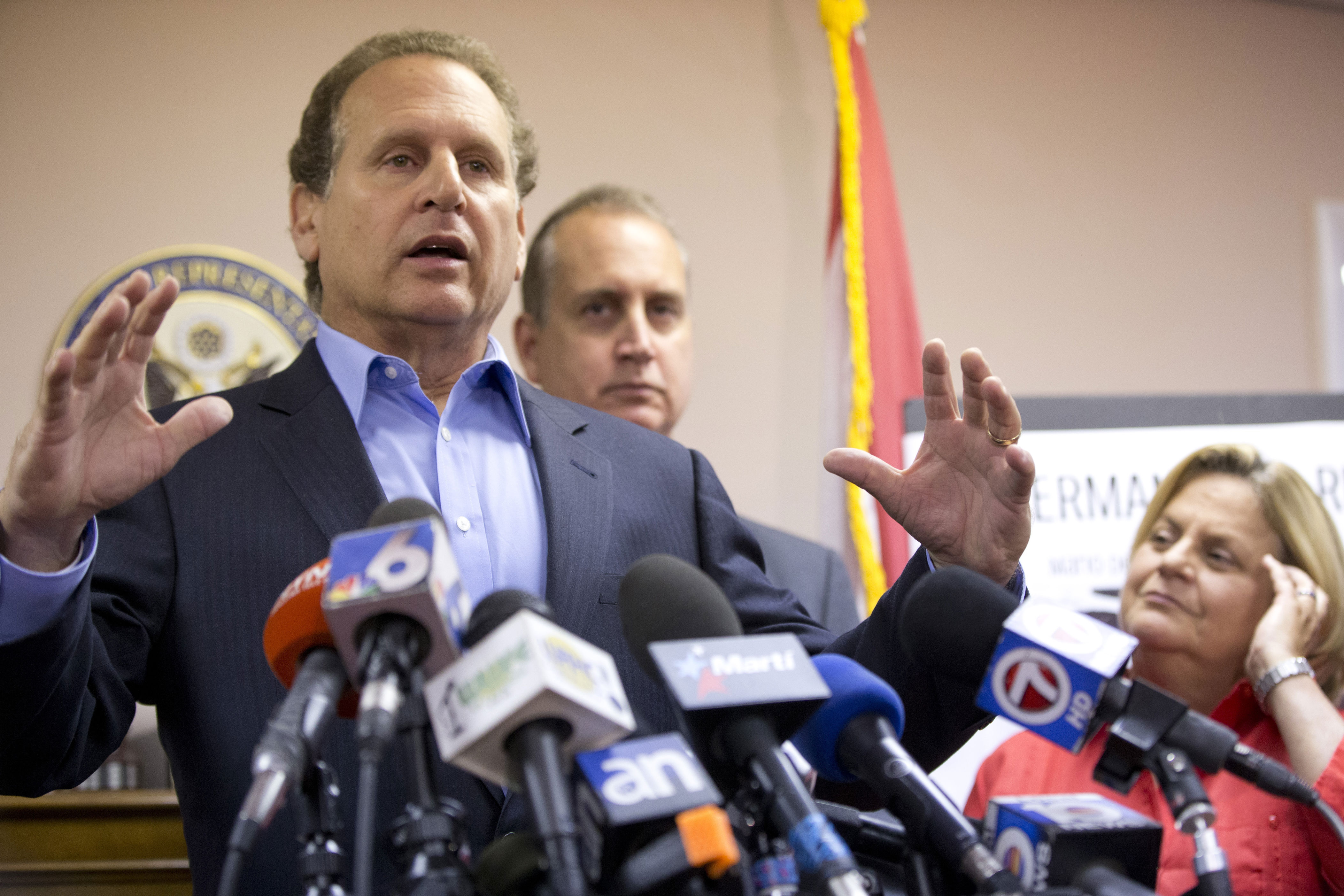 Lincoln Díaz-Balart, congressman who fought Castro regime, dies at 70