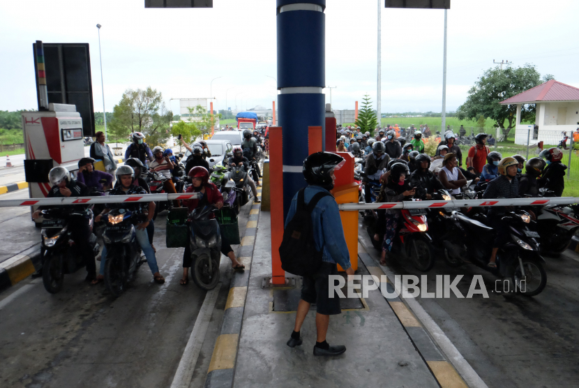 PJR Cikampek Kawal Ratusan Motor Masuk Tol Cibitung-Tanjung Priok