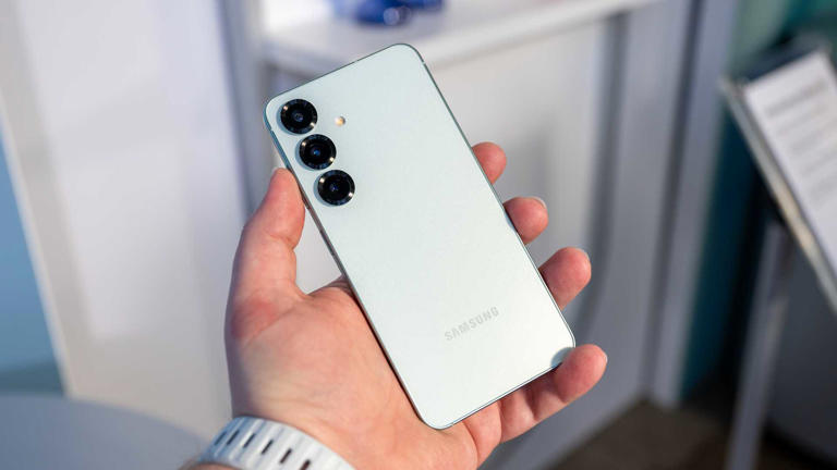 Nothing Phone (3) vs. Galaxy S25 vs. iPhone 16: The $799 Flagship Battle