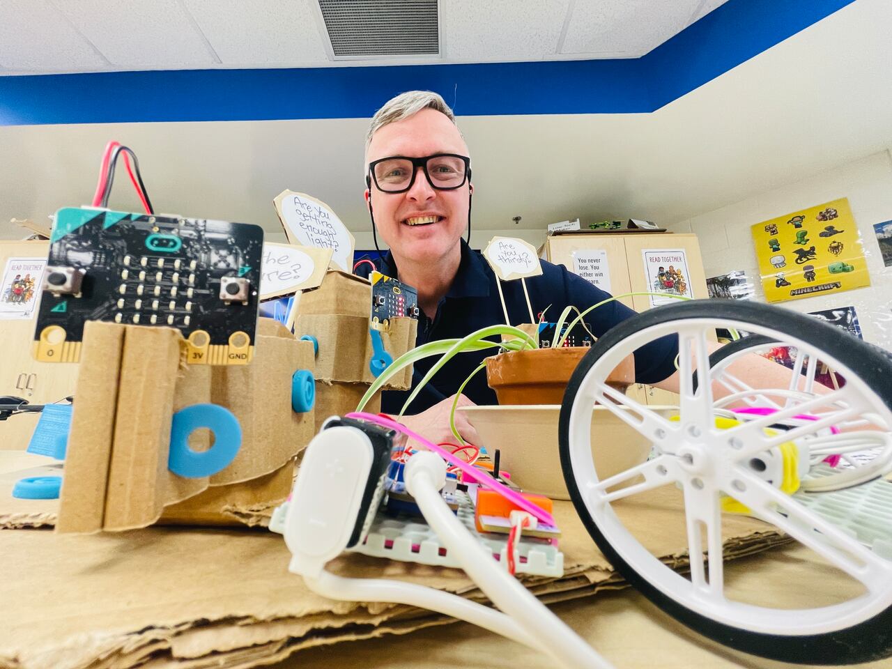 By 6, kids think boys are better than girls at computer science. These ...