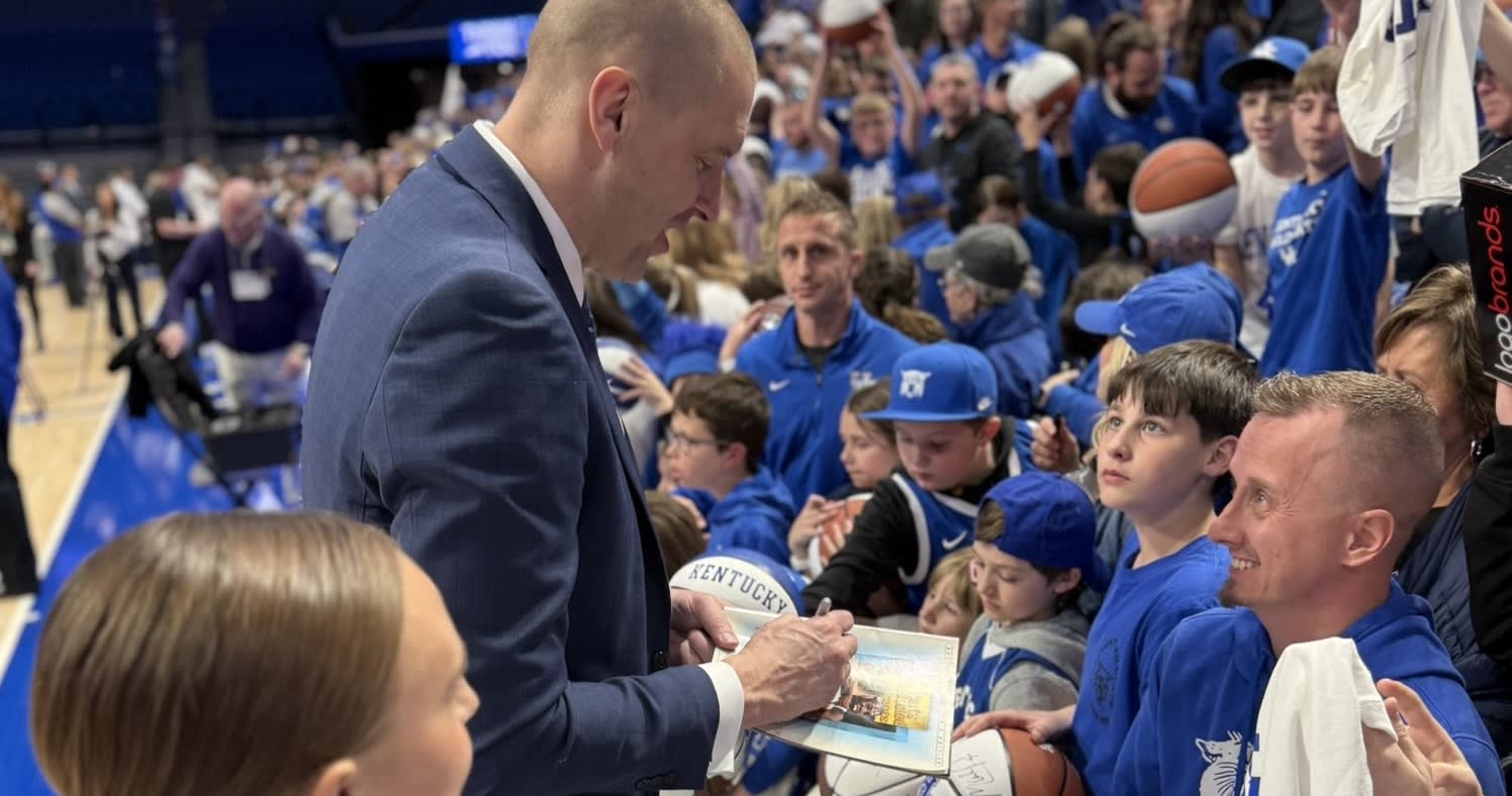 Mark Pope signed every autograph at Rupp Arena to end home schedule