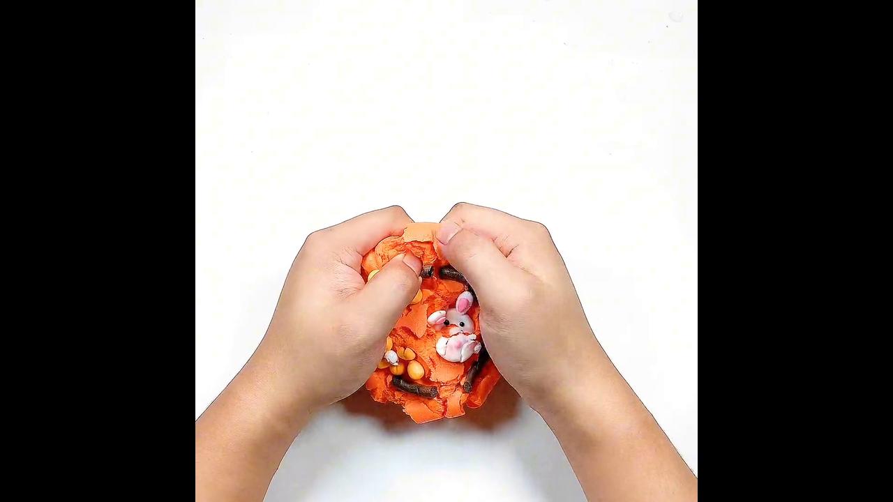 Satisfying Cracking Little Bunny Character Clay