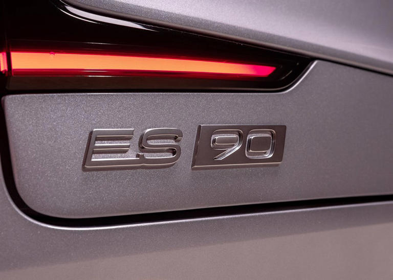 The New Volvo ES90 Is a Stylish Electric Sedan With an SUV's Stance