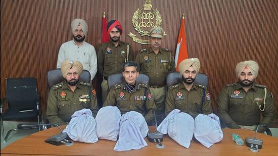 Punjab: 23kg heroin recovered from Amritsar village, hunt on to arrest ...