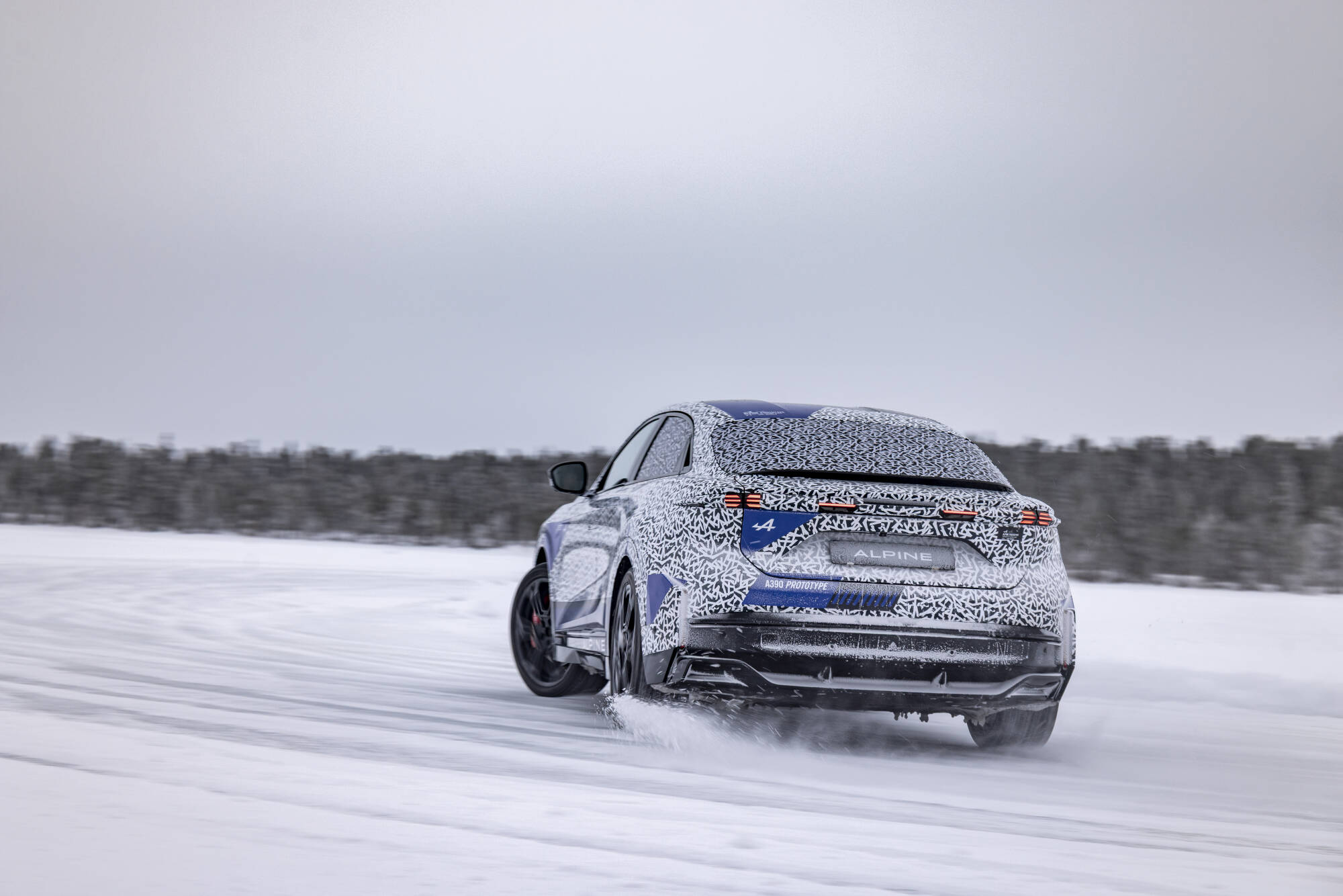 A390: Alpine’s sport fastback put to the test in polar conditions ...
