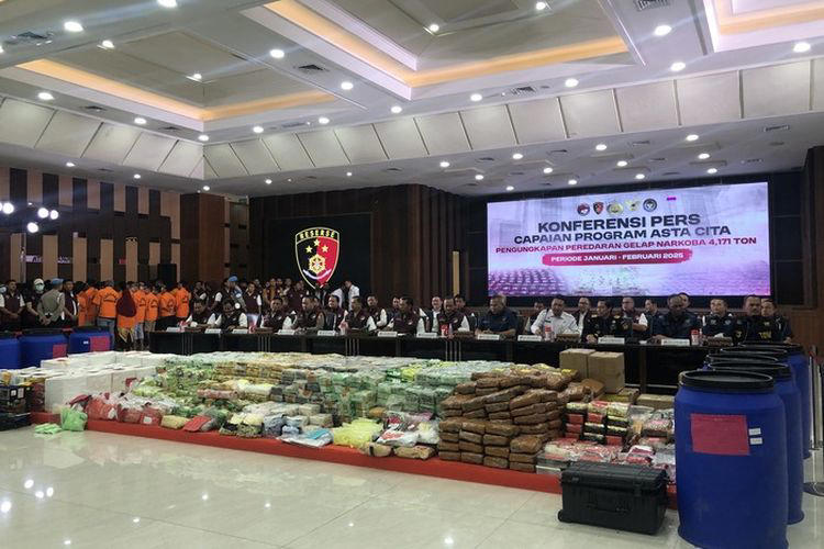 Hanya Dalam Dua Bulan Bareskrim Polri Ungkap Ribuan Kasus Narkoba, Barang Bukti Capai 4,1 Ton