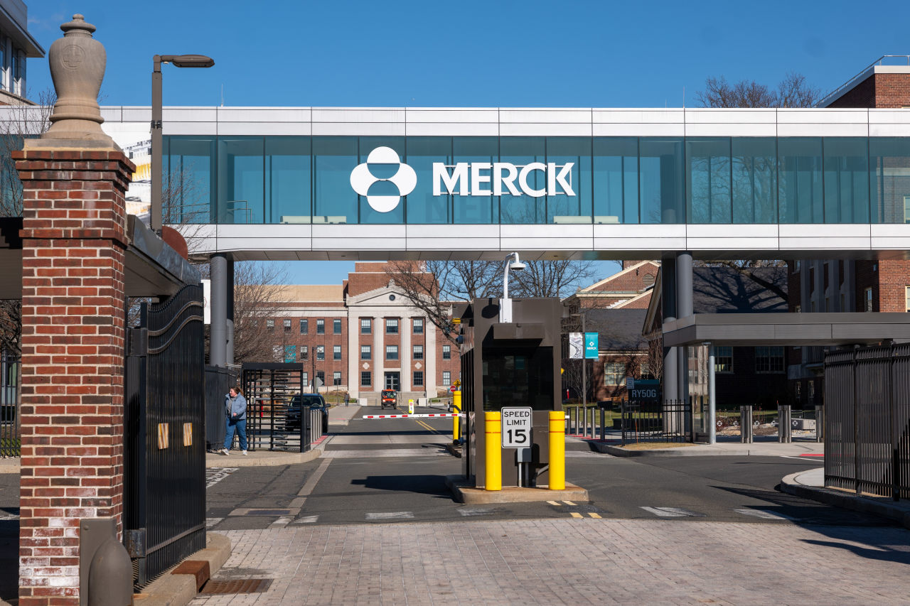 New Version of Merck’s Blockbuster Cancer Drug Threatened by Patent Battle