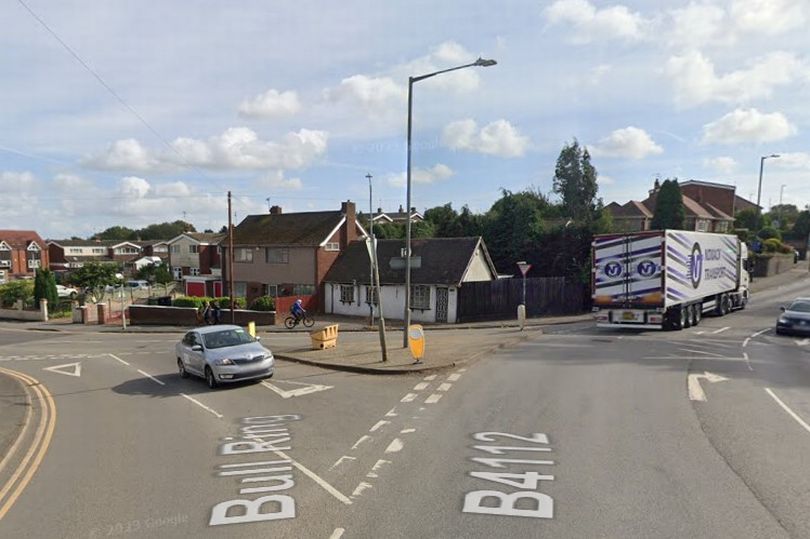 Man injured in three car crash which blocked Nuneaton junction