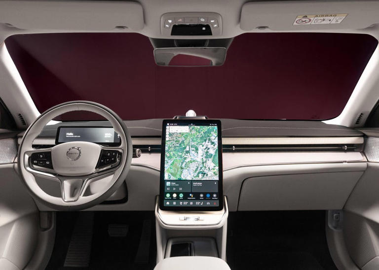 The New Volvo ES90 Is a Stylish Electric Sedan With an SUV's Stance