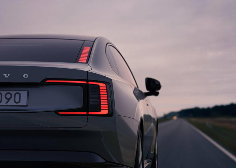 The New Volvo ES90 Is a Stylish Electric Sedan With an SUV's Stance