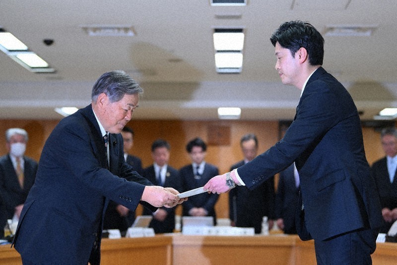 Hyogo Pref. accused of 'busting whistleblower' over Gov. Saito's power ...