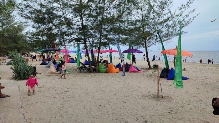 Pantai Jo Cemara di Tanah Bumbu, Kalsel Jadi Destinasi Favorit ...