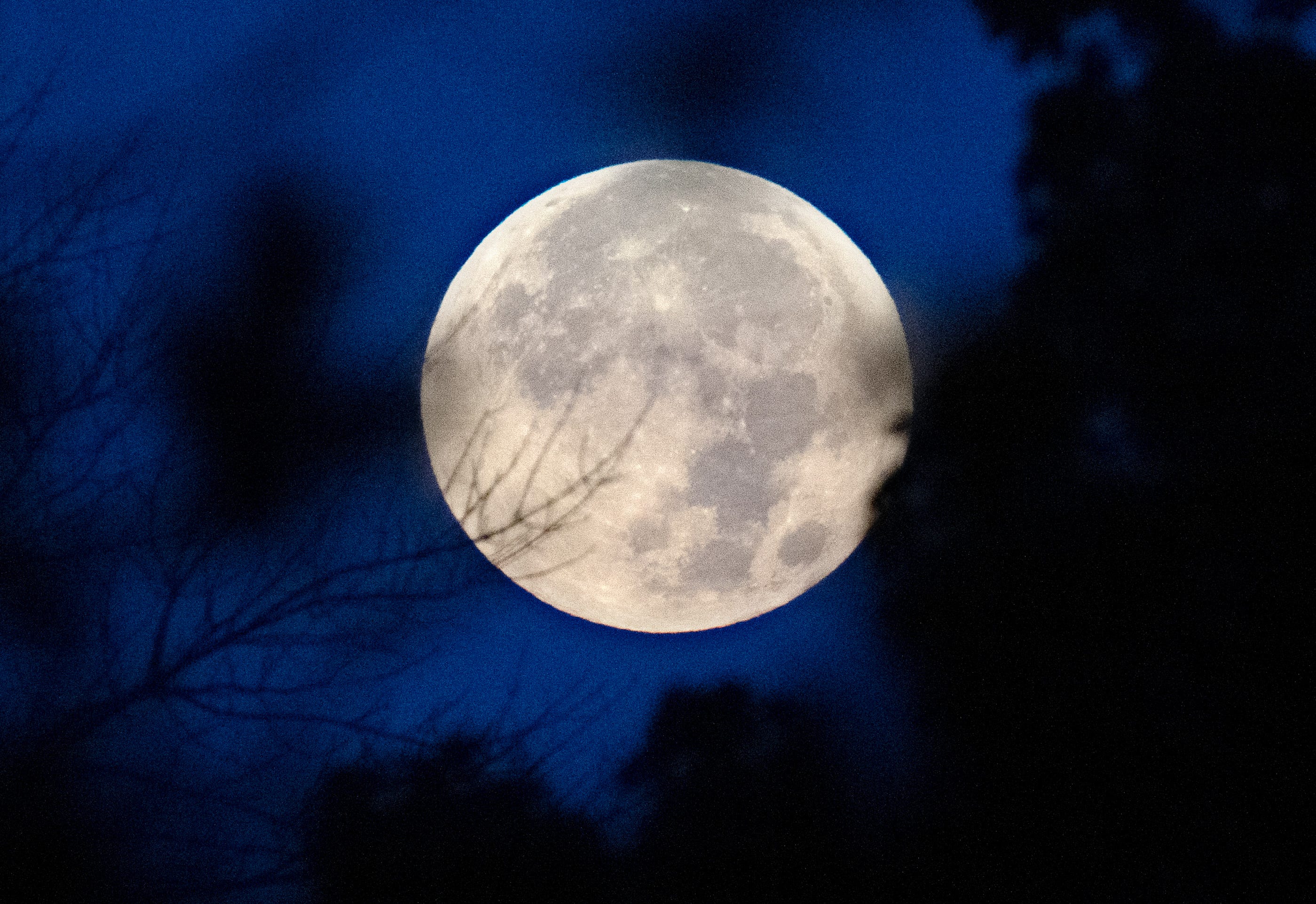 October's full moon will be 'largest and brightest' of 2025. What to ...