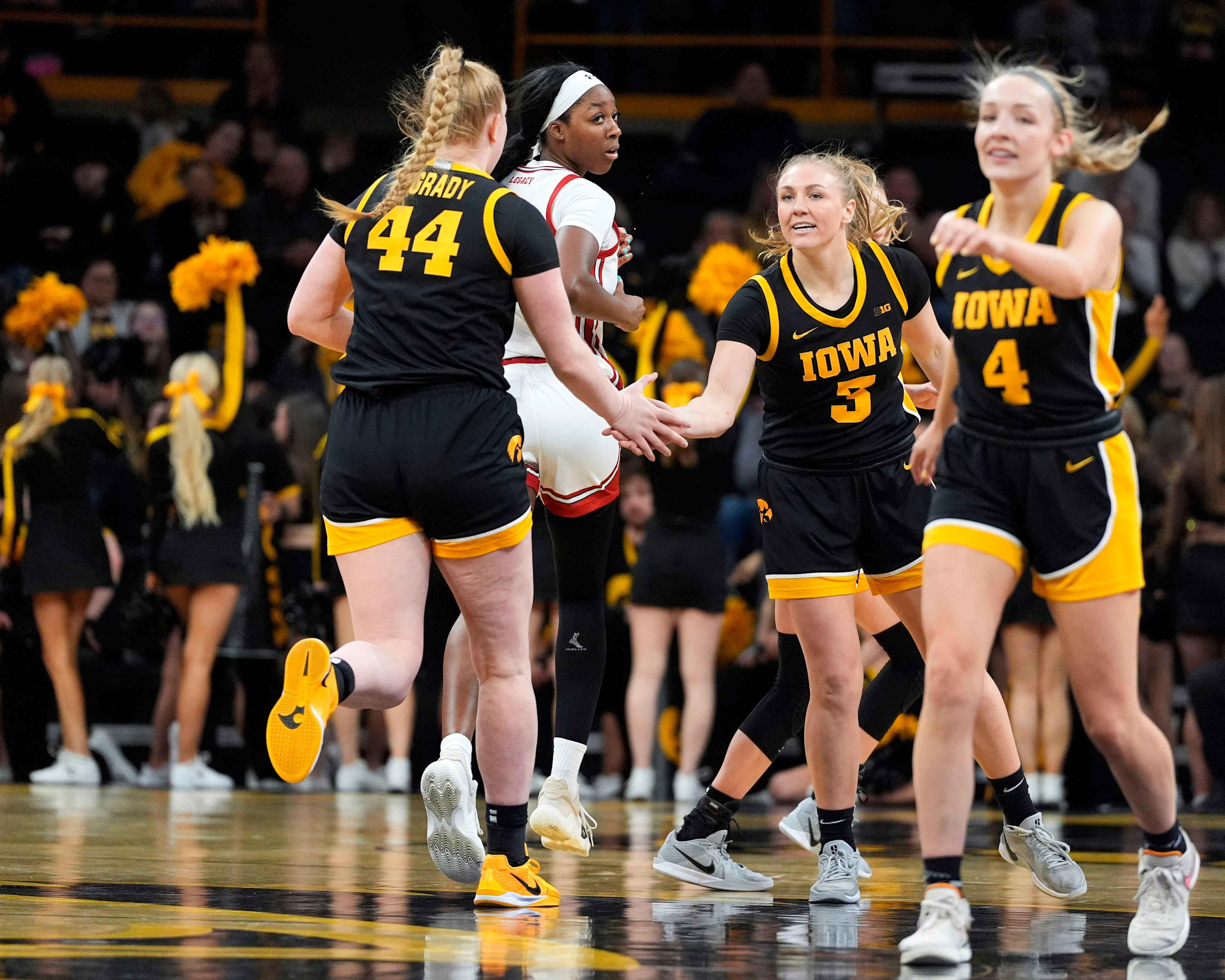 How to watch Iowa vs Wisconsin today: Time, TV channel, Streaming