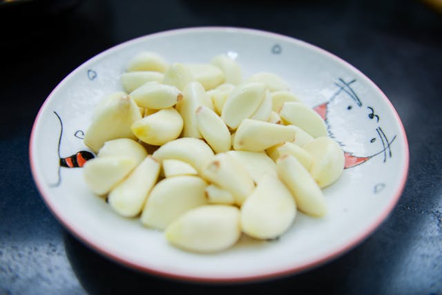 The Best Way To Eat Garlic For Maximum Health Benefits