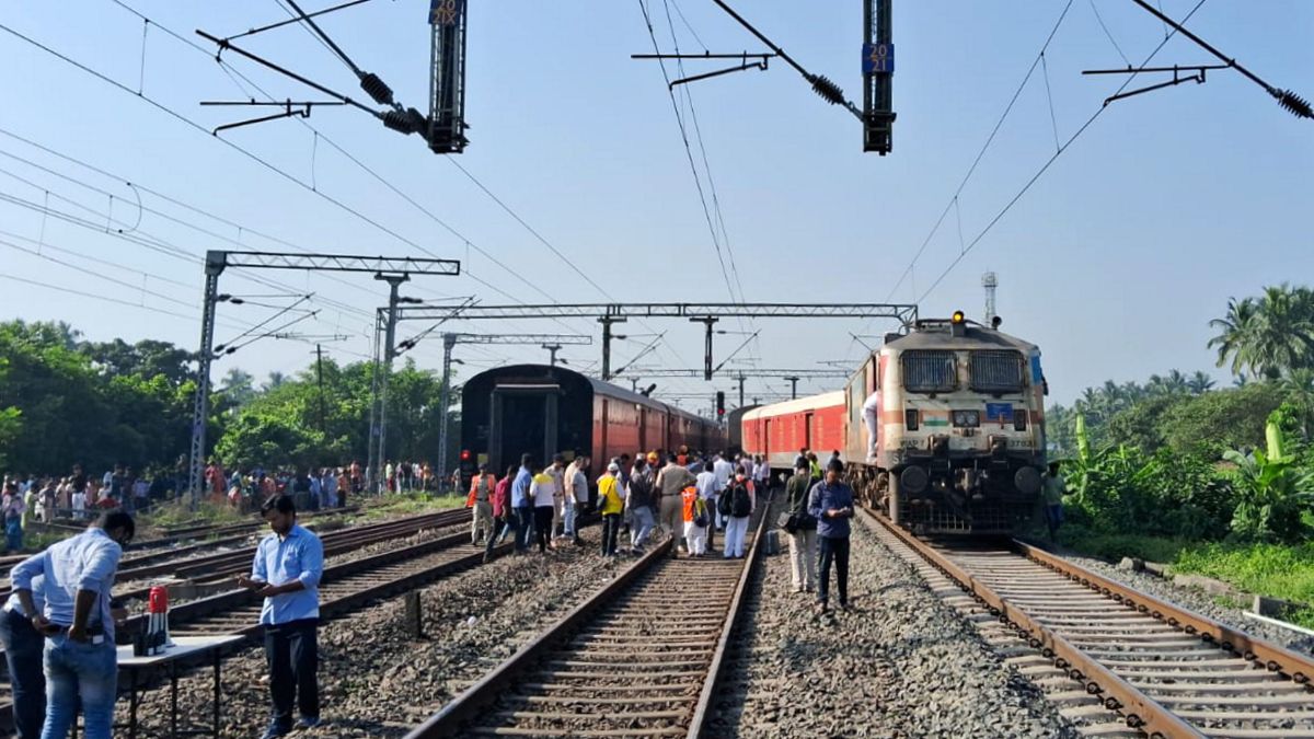 Tatanagar-Ernakulam Express train catches fire in Andhra Pradesh, 1 killed