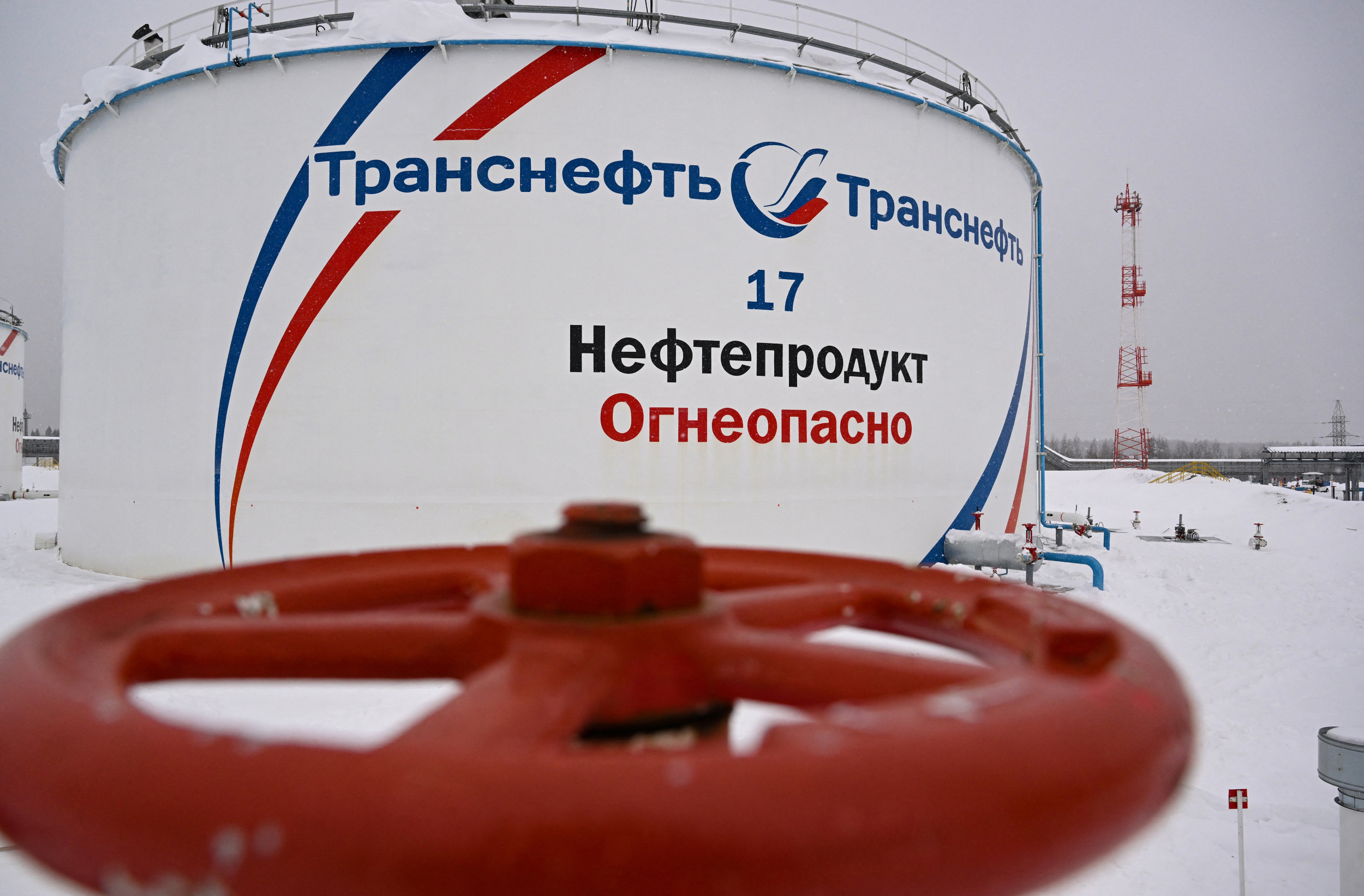 Fact Check: Did Europe Spend More on Russian Oil and Gas Than Ukraine Aid?