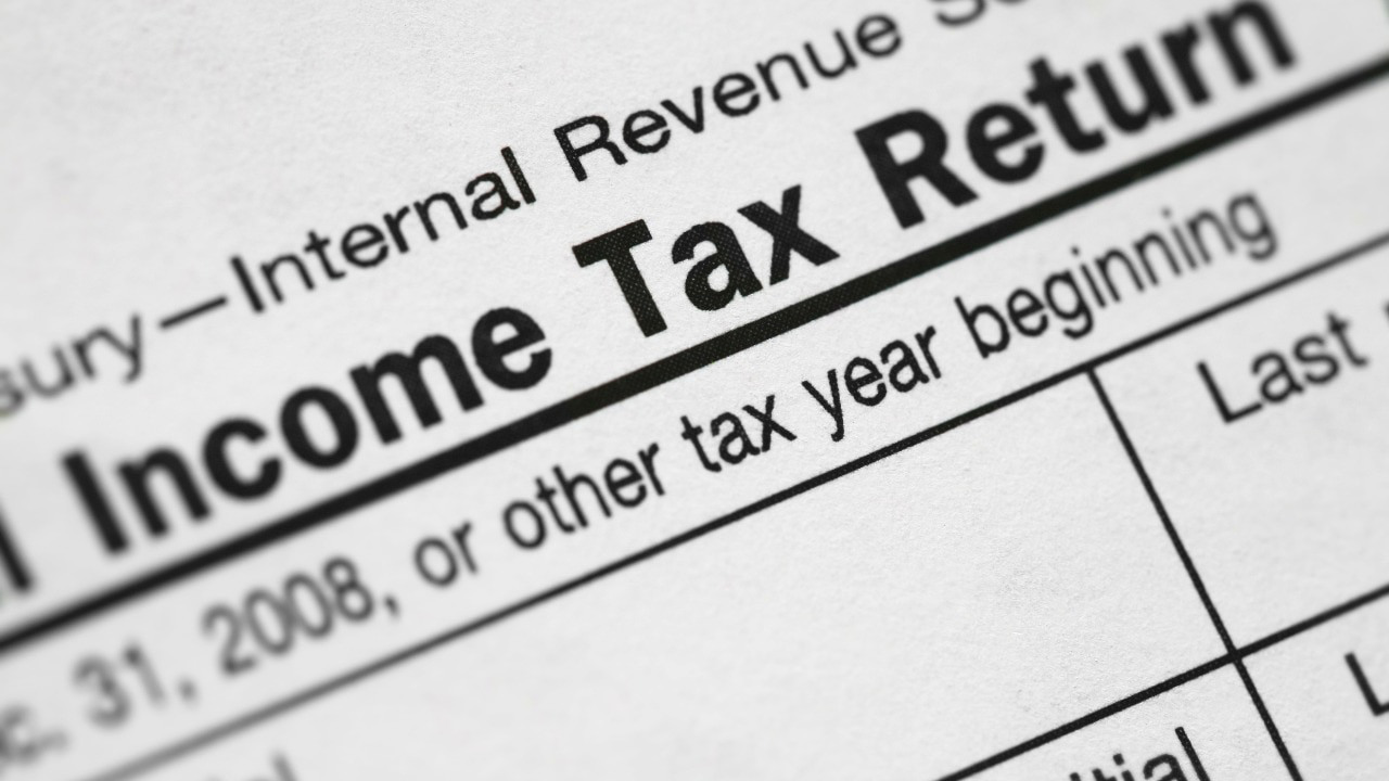 ITR-1 (Sahaj) vs ITR-4 (Sugam): Check key differences and eligibility ITR-1 (Sahaj) vs ITR-4 (Sugam): Check key differences and eligibility