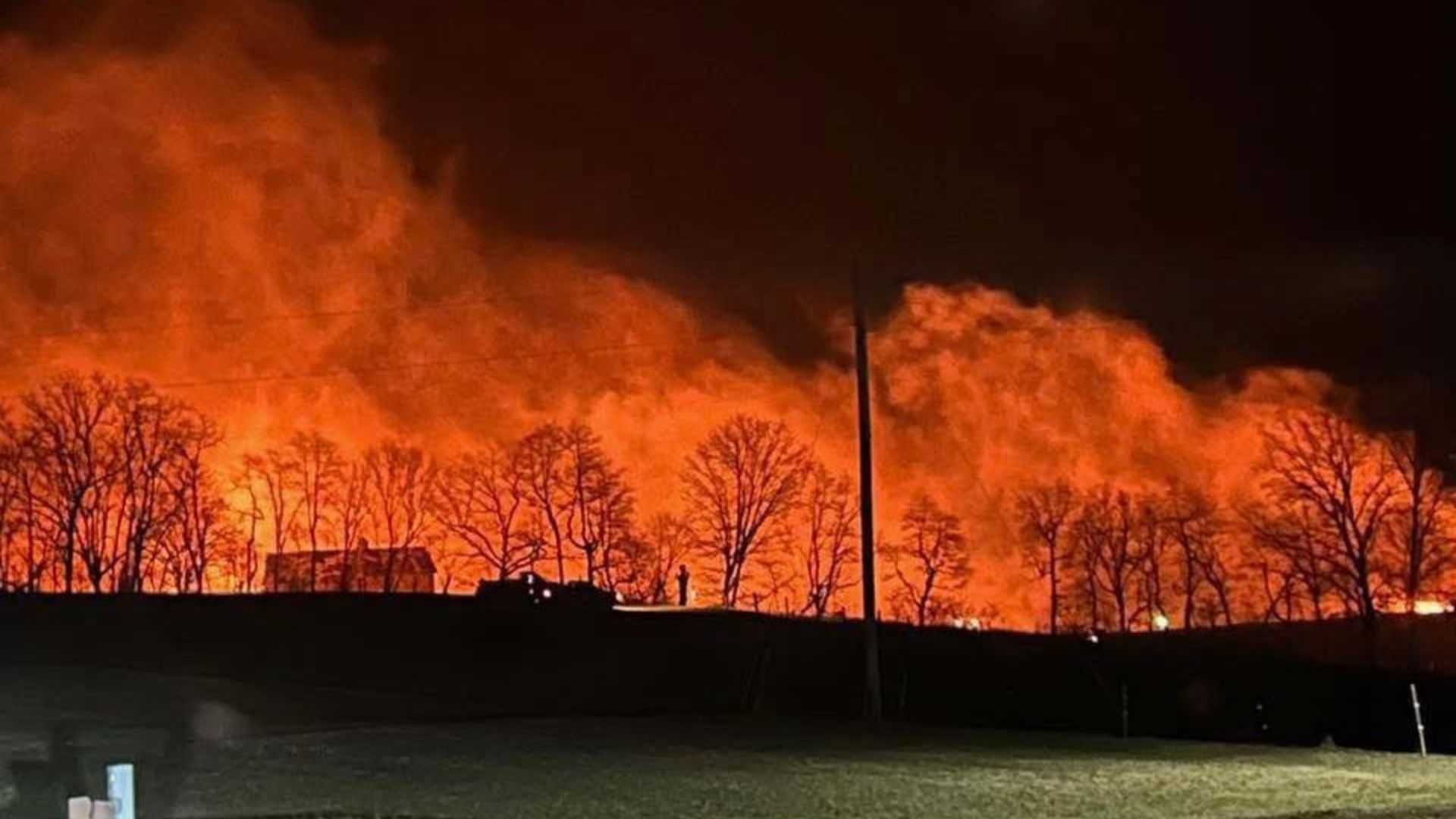 Wildfires, driven by wind, burn 23 acres of land in southern Kentucky