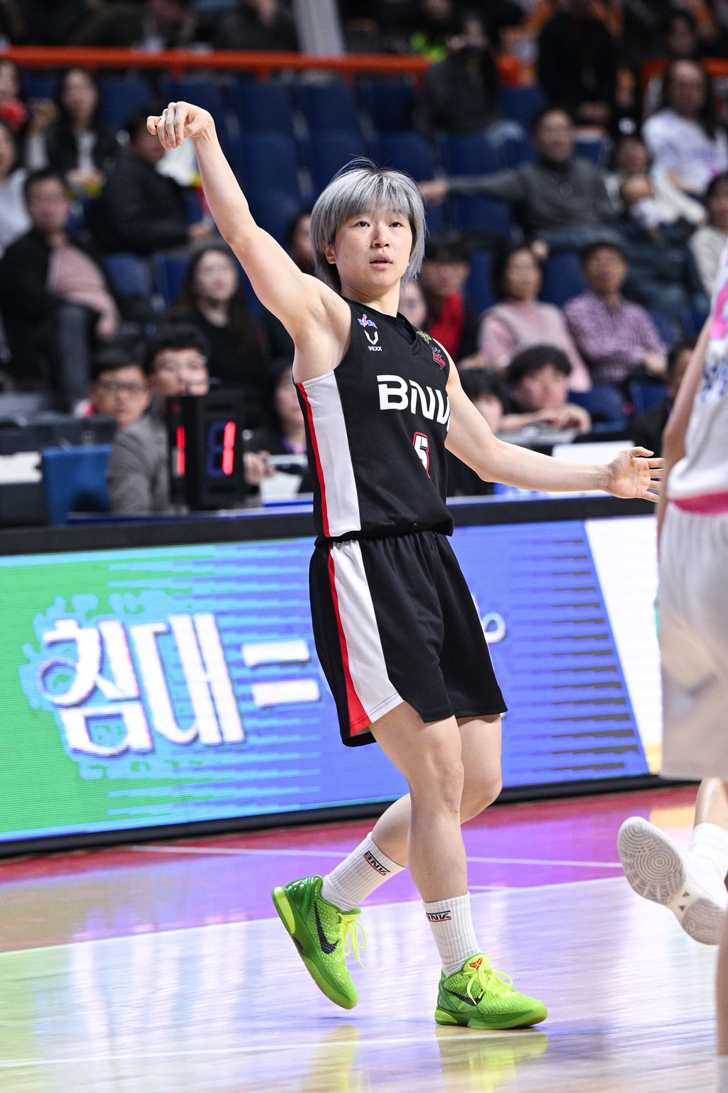 [WKBL] '안혜지 폭발' BNK썸, PO 2연승…2년 만의 챔프전행 100% 확률 잡았다