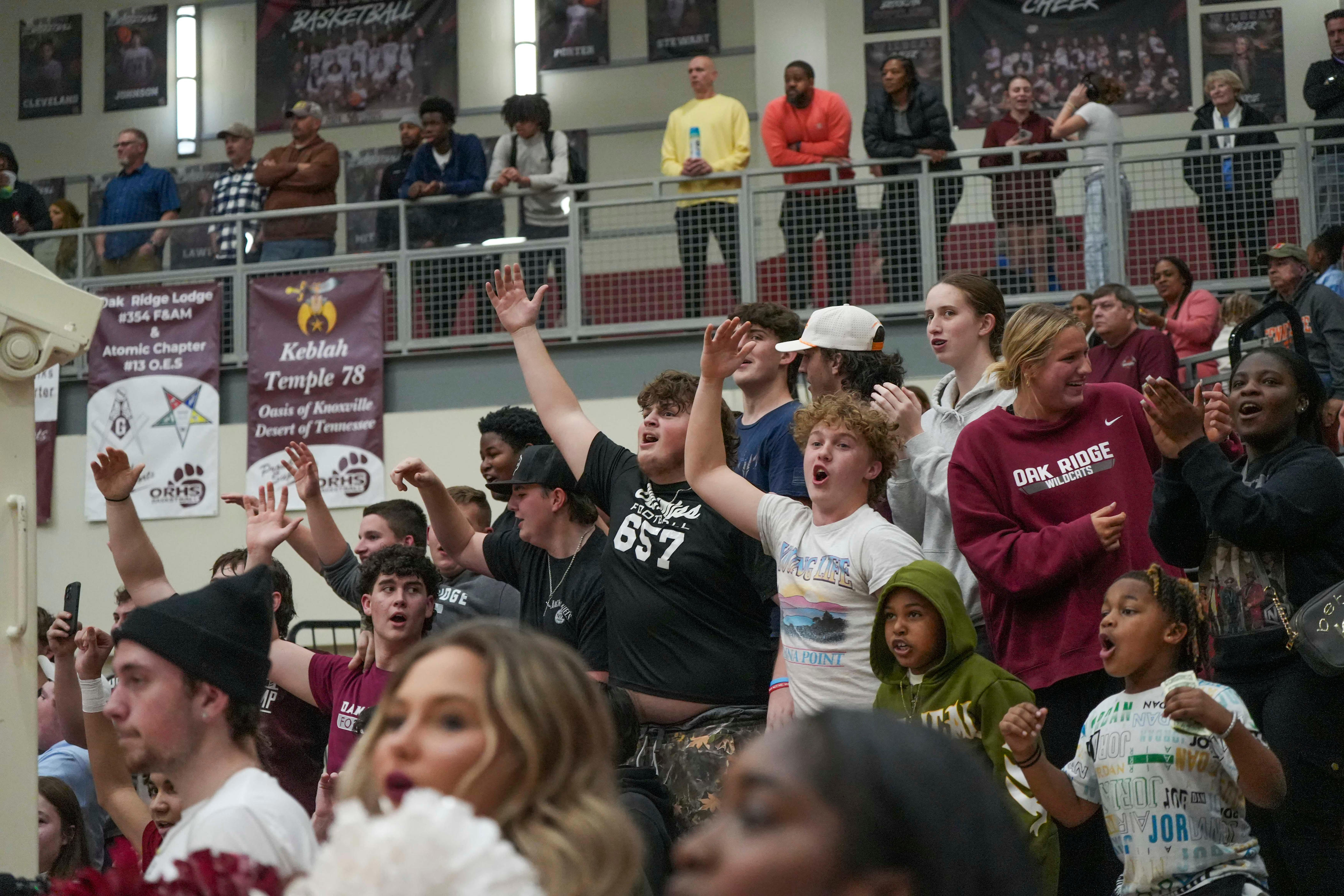 Let's hear it for the Oak Ridge Wildcat fans, cheerleaders!